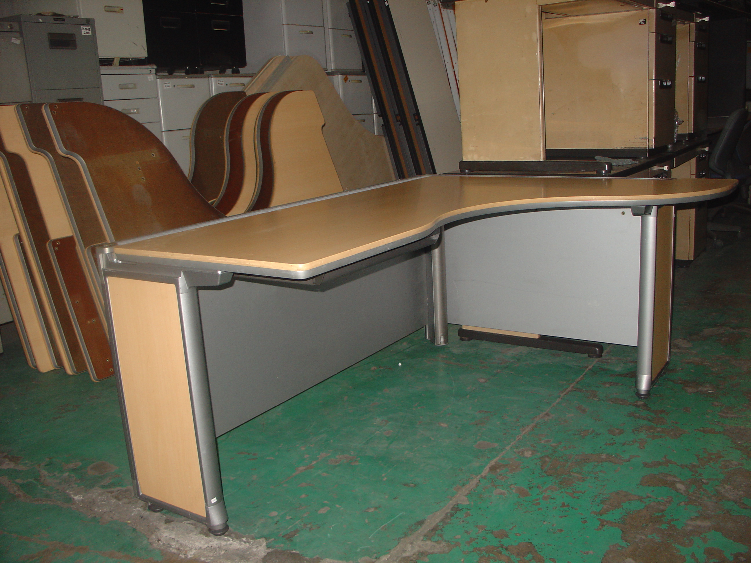Used L shaped Table | Used Office Furniture Philippines