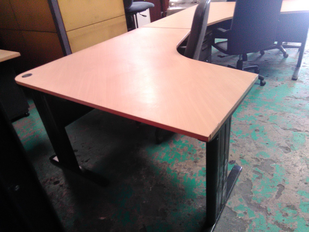 L shape table | Used Office Furniture Philippines