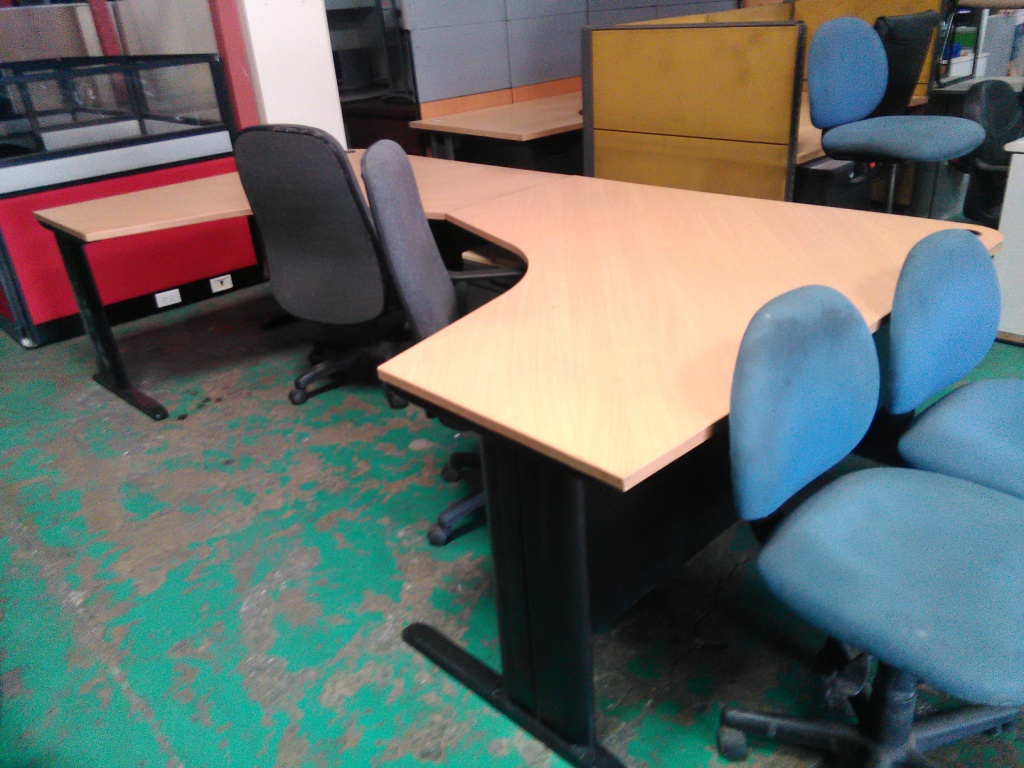 L shape table | Used Office Furniture Philippines