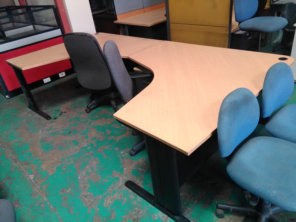 L shape table | Used Office Furniture Philippines